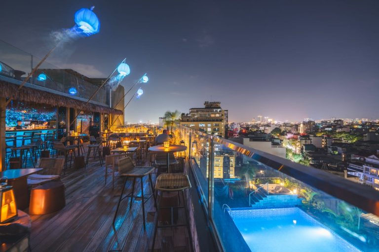 Top 15 meilleurs rooftop bars à Hanoi à découvrir absolument - Agence ...