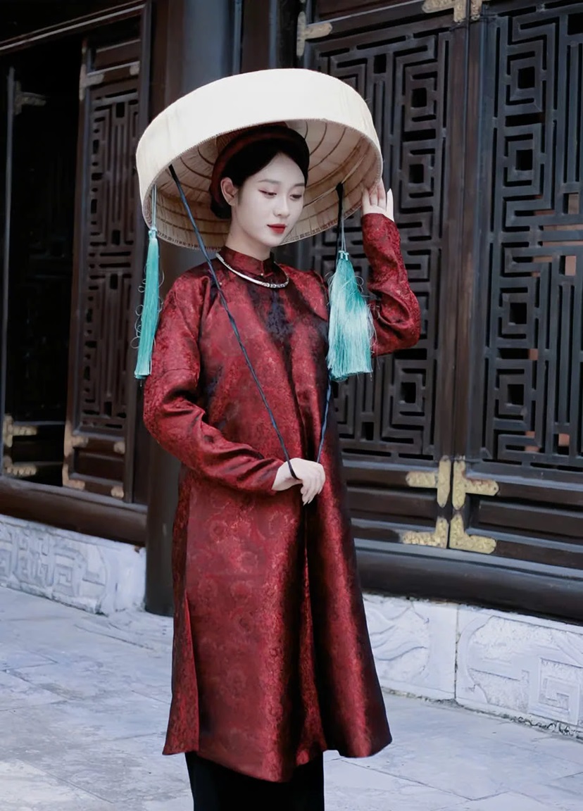 Le Non La, chapeau conique vietnamien